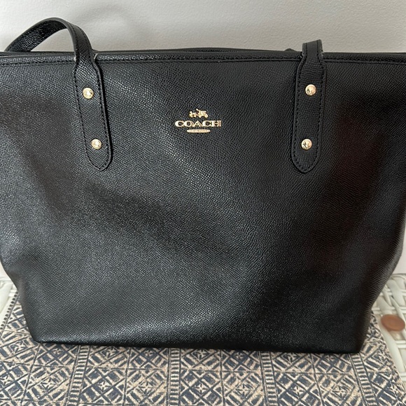 Coach | Bags | Coach Tote Large Size Well Loved And Barley Used | Poshmark